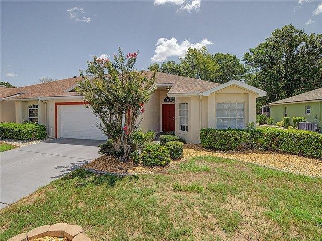 2005 Gardenia Landings Ln, Sun City Center, FL 33573