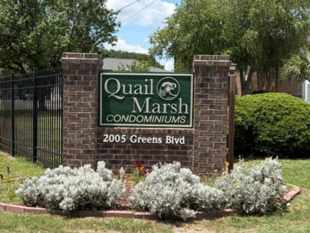 2005 Greens Blvd. E 206