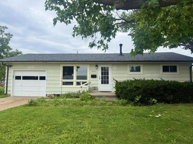2005 Kenny Ave, Salina, KS 67401
