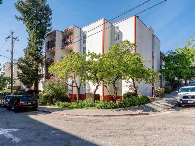 2005 Pleasant Valley Ave, Unit 103, Oakland, CA 94611 | MLS #41130 | Compass