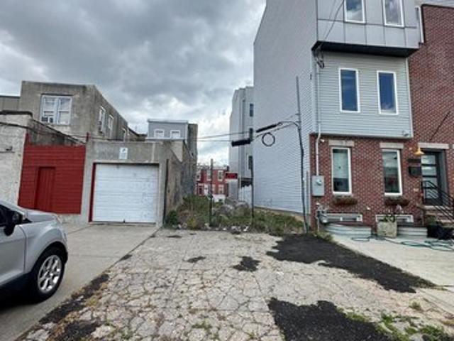 2005 S 4th St, Philadelphia, PA 19148