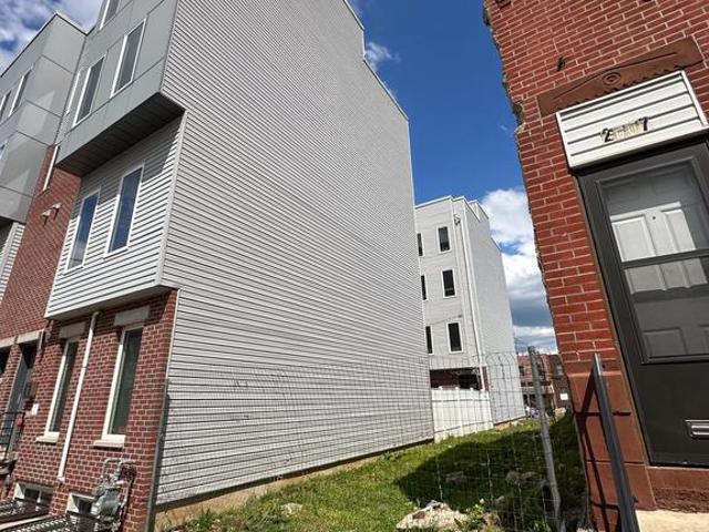 2005 S 4Th Street