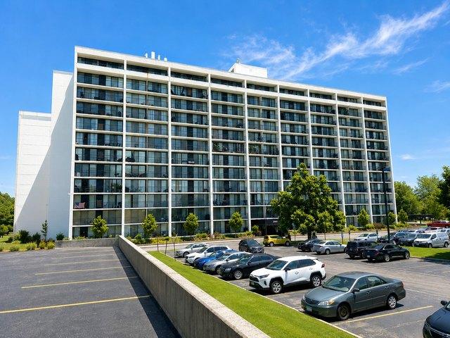2005 S Finley Rd Unit 612, Lombard, IL 60148