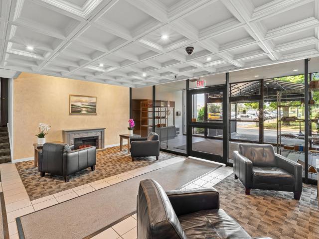 2005 S Finley Road # 212