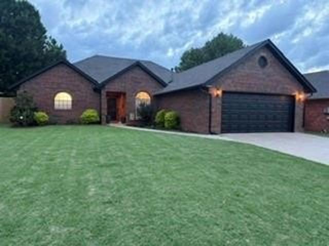 2005 Timberview Dr, Edmond, OK 73013