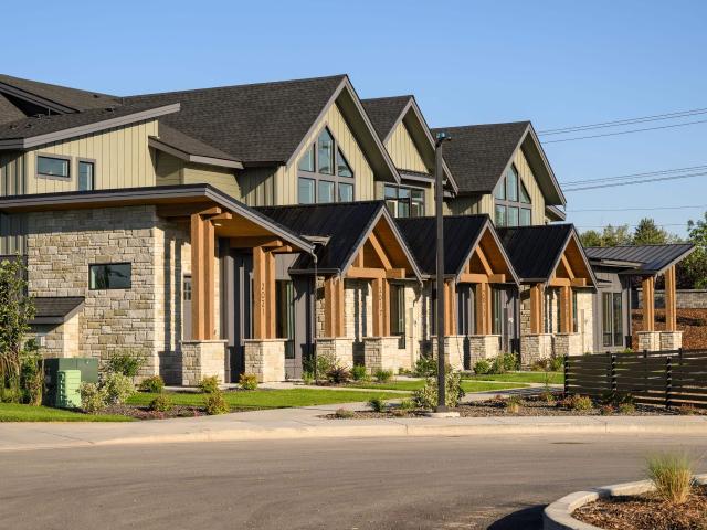 2005 W Freya Ct