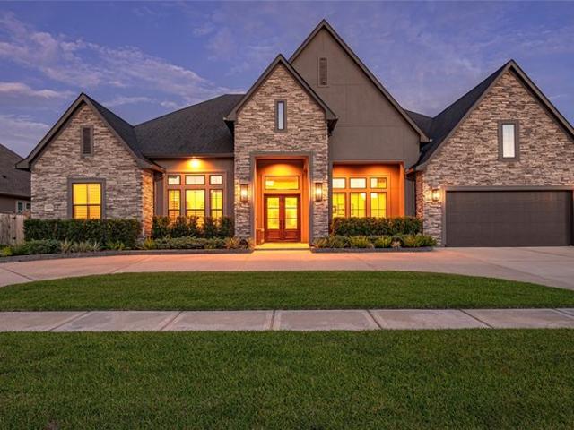 2005 Yellowstone Trl, Friendswood, TX 77546