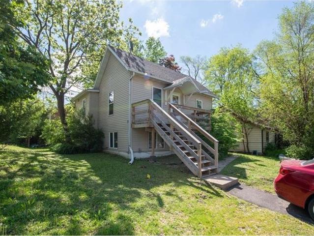 2005 7th Ave, Mankato, MN 56001