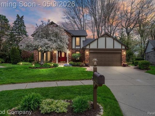 20063 Hudson Bay Ct, Clinton Township, MI 48038