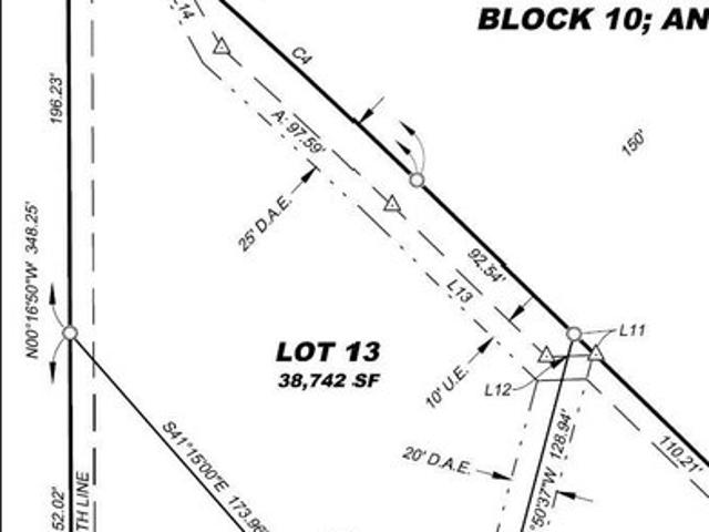 2006 Arnold Palmer Ln, Elk Point, SD 57025