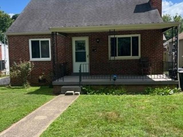 2006 Enslow Blvd, Huntington, WV 25701
