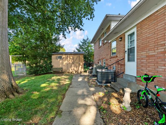 2006 Foxhurst Dr