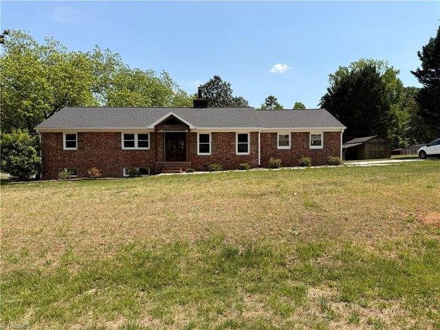2006 Ledford Rd, Greensboro, NC 27406