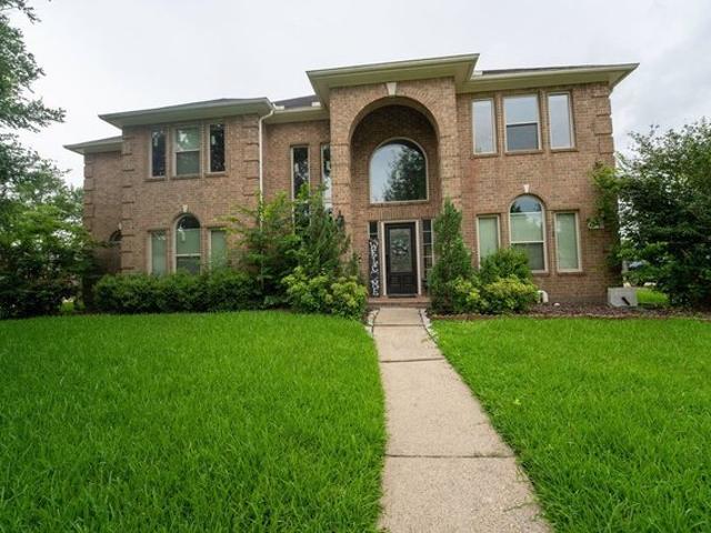 2006 Pebble Ln, Friendswood, TX 77546