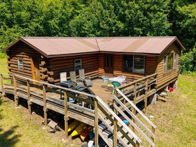 2006 Pike River Rd, Chassell, MI 49916