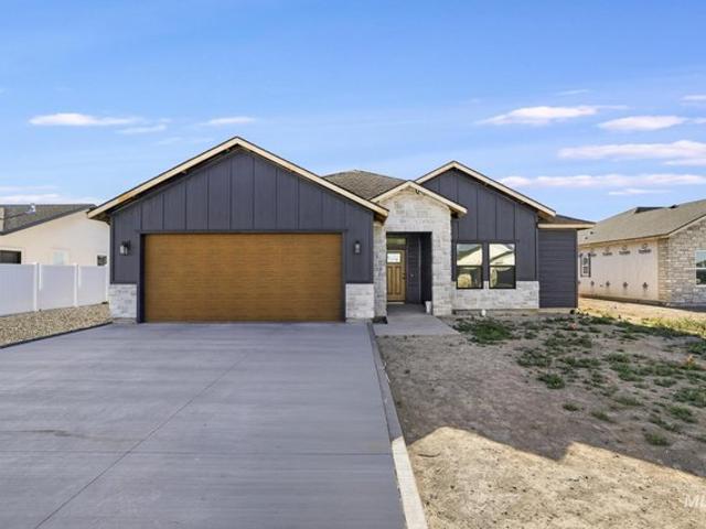 2006 Regan St, Jerome, ID 83338