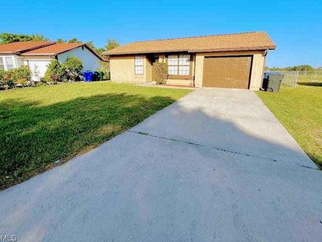 2006 Showboat Ln, Labelle, FL 33935