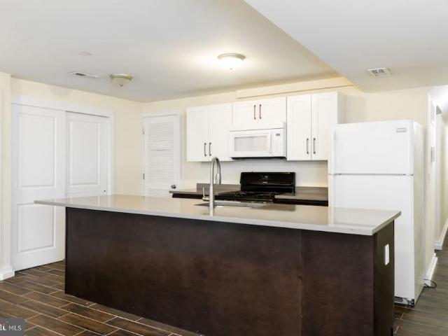 2006 Walnut St, Unit 13, Philadelphia, PA 19103 | MLS #PAPH2611