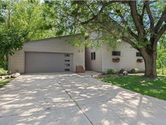 2006 11th Ave NE, Austin, MN 55912