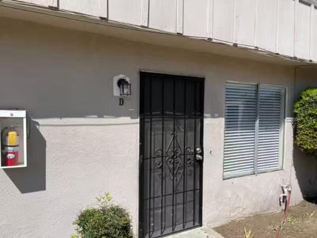 2006 2016 N 1st St #2006 D, Fresno, CA 93703