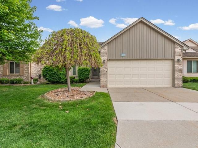 20070 Ridgeway Ct, Clinton Township, MI 48038