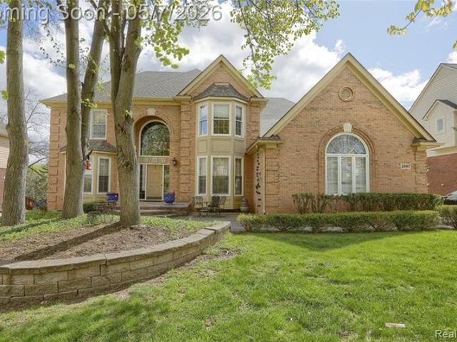 2007 Mapleridge Rd, Rochester Hills, MI 48309