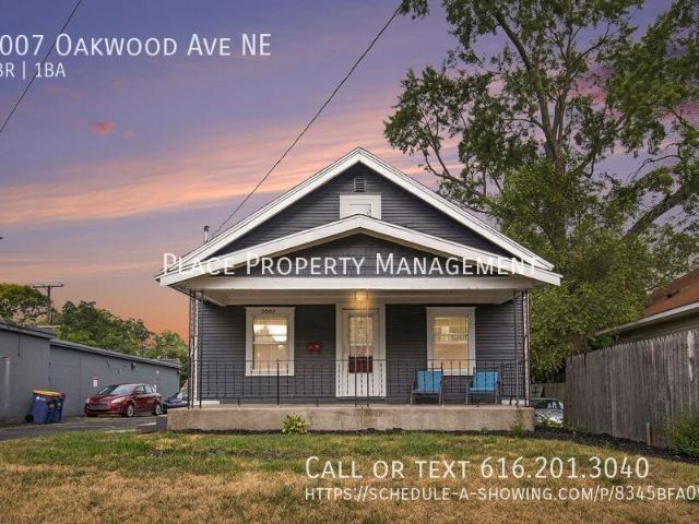 2007 Oakwood Ave NE 4 bedroom on NE side!
