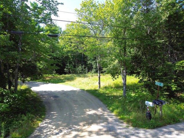 2007 Buck Ln, Hermon, ME 04401