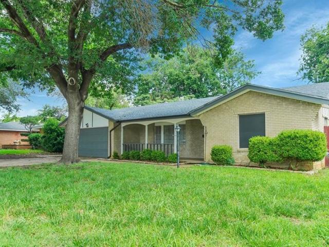 2007 E Park Row Dr, Arlington, TX 76010