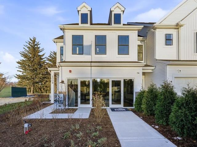 2007 Kensington Ln Unit 1002, Hoffman Estates, IL 60169