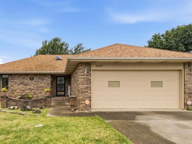 2007 S Lancaster Ave, Springfield, MO 65807