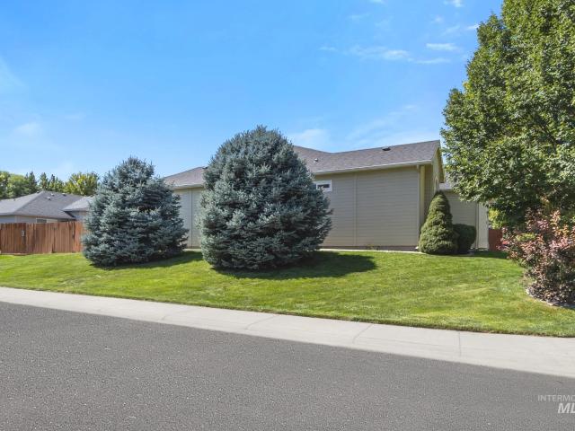 2007 W Blossom Ave