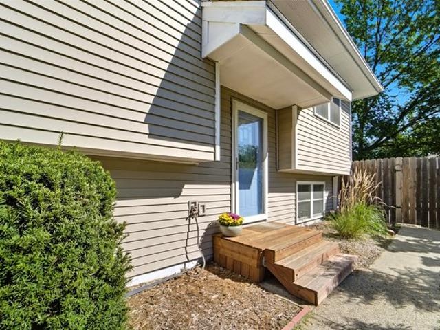 2007 63rd St, Des Moines, IA 50322