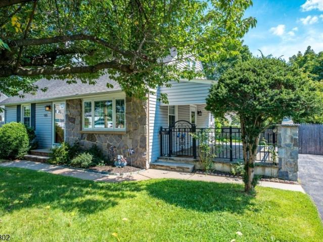 2008 Maple Ave