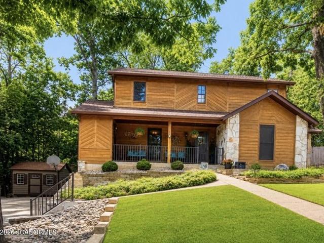 2008 Nuthatch Dr, Jefferson City, MO 65101