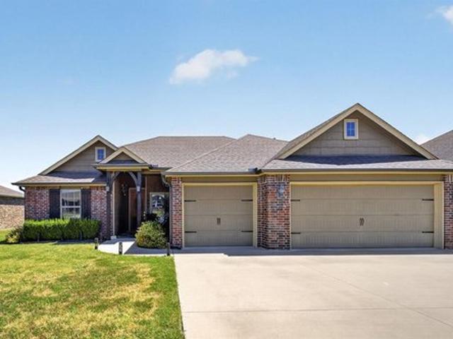 2008 Orchid Ln, Claremore, OK 74019