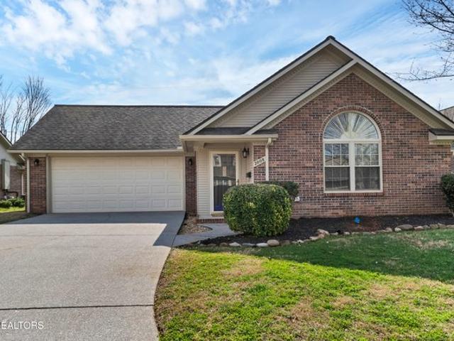 2008 Cochran Pl, Maryville, TN 37803