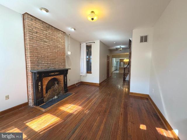 2008 E Lombard Street