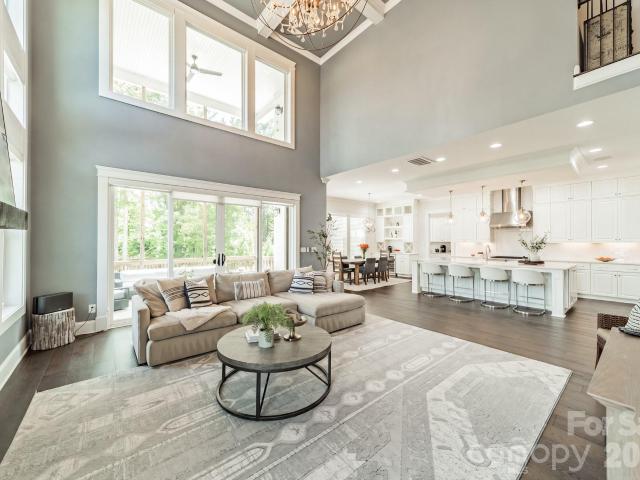 2008 Kenmere Lane