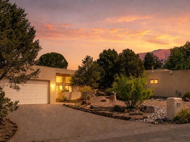 2008 Quail Run Dr NE, Albuquerque, NM 87122