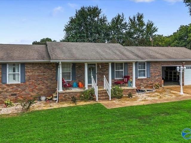 2008 Saxton Dr, Florence, AL 35630