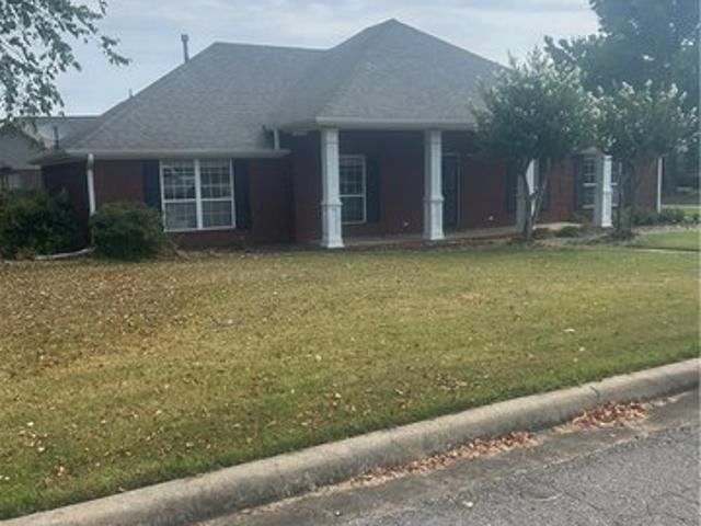 2008 W 8th St, Russellville, AR 72801