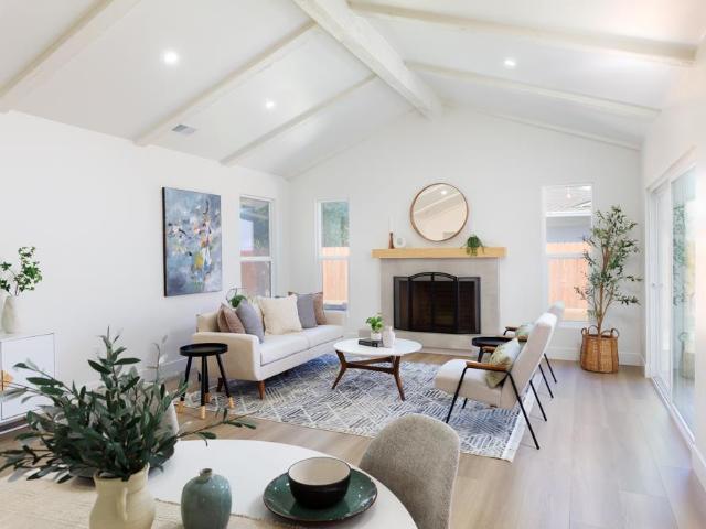 20090 Portola Dr, Salinas, CA 93908 | MLS #ML82041 | Compass