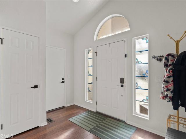 20095 Shadow Island Dr, Canyon Country, CA 91351 | MLS #SR26002 | Compass
