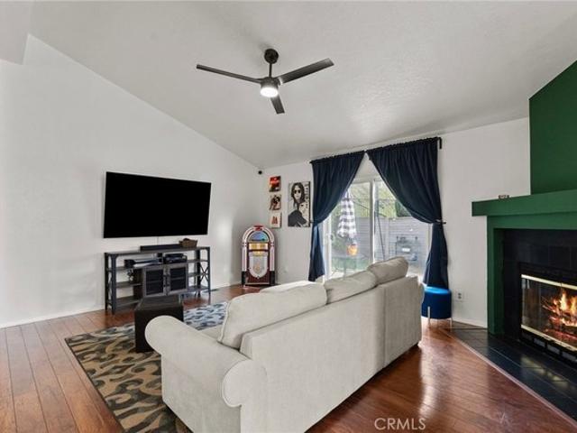 20095 Shadow Island Dr, Canyon Country, CA 91351
