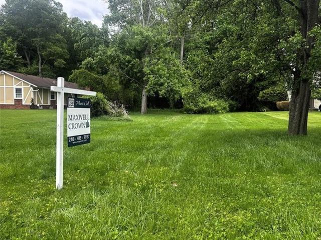 20099 Purlingbrook St, Livonia, MI 48152