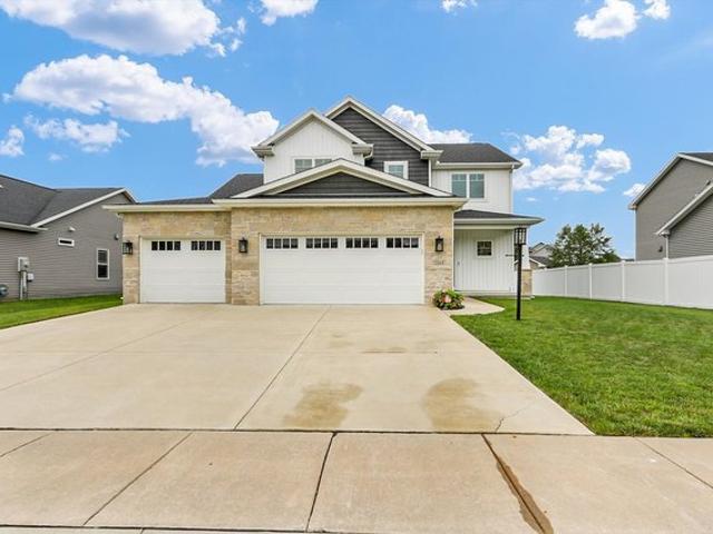2009 Max Run Dr, Champaign, IL 61822