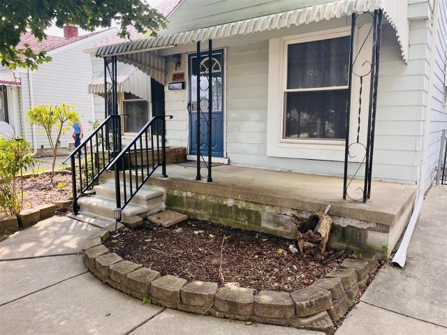 2009 Buckingham Avenue