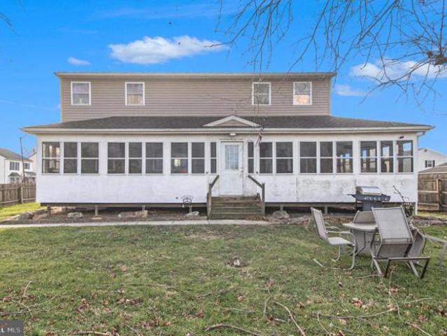 2009 Bath Rd, Bristol, PA 19007