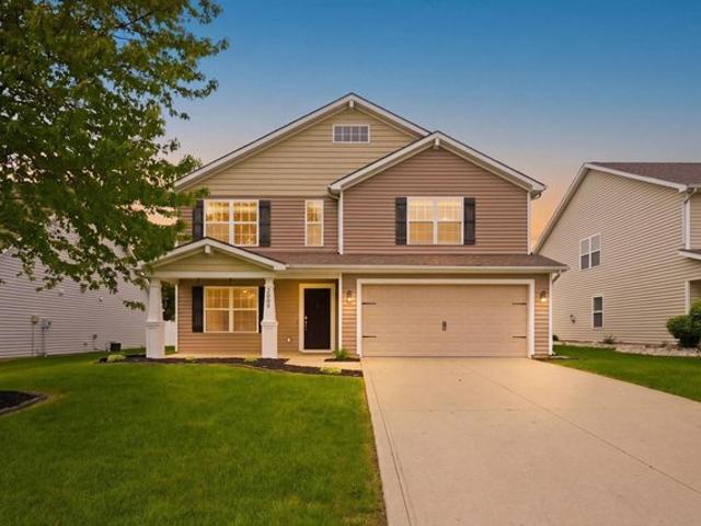 2009 Black Bear Dr, Fort Wayne, IN 46808